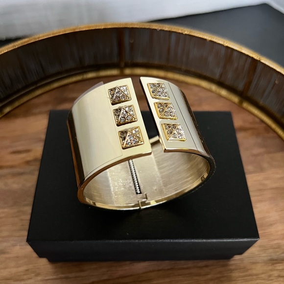 Victoria's Secret | Accessories | New Victorias Secret Gold Cuff Bangle ...